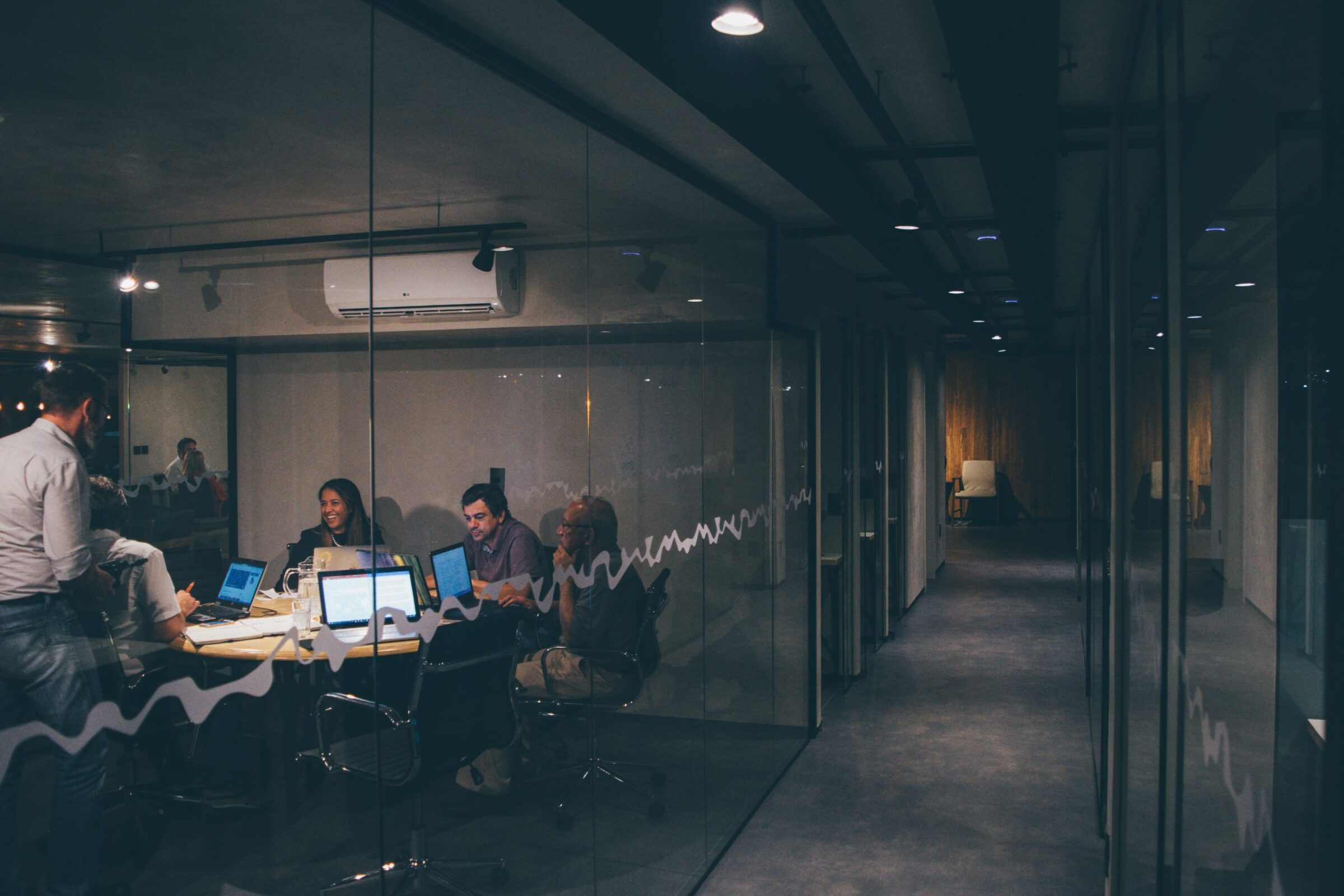 Define your ideal hybrid workplace with utilization data - Hubstar ...